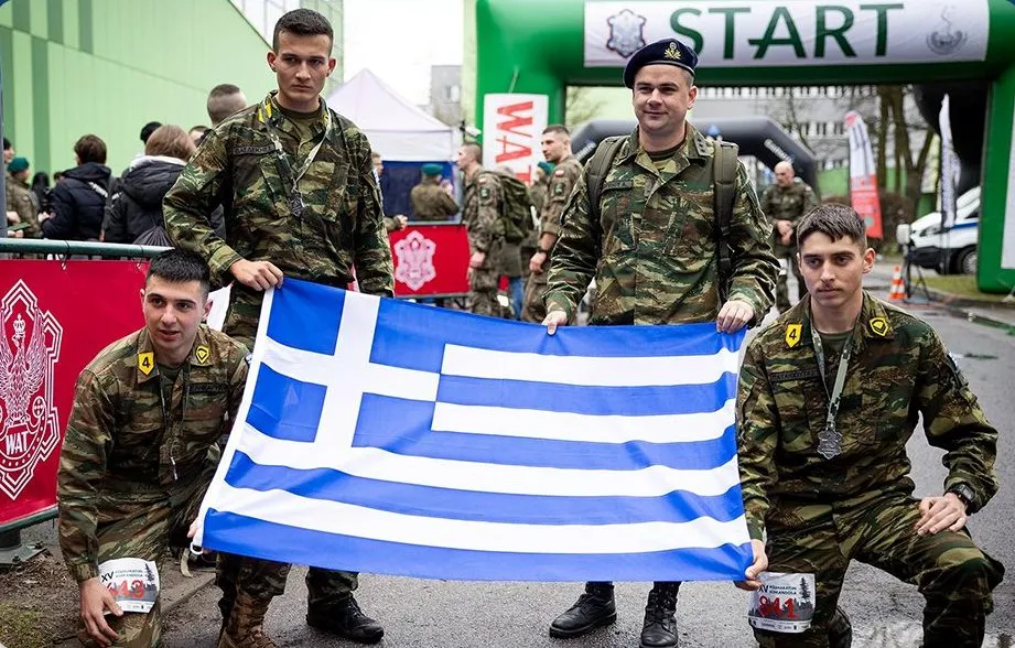 Οι Ευέλπιδες μας κατέκτησαν το Commando Halfmarathon 2024 και σήκωσαν ...
