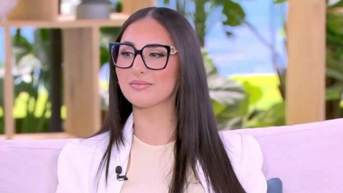 «Άφωνος» στον αέρα ο Αρναουτογλου: Η Κλαυδία έβγαλε για πρώτη φορά τα ...