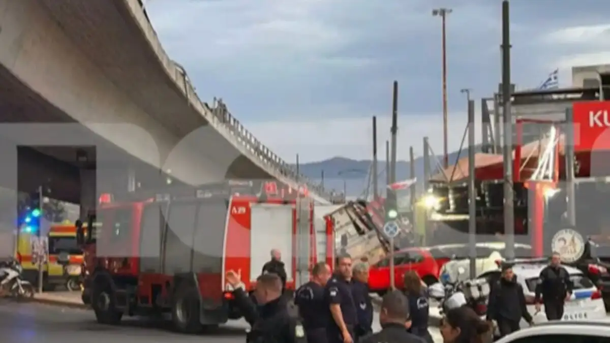ΕΚΤΑΚΤΗ ΕΙΔΗΣΗ – ΕΠΕΣΕ ΦΟΡΤΗΓΟ ΑΠΟ ΓΕΦΥΡΑ ΣΤΗΝ ΑΘΗΝΑ