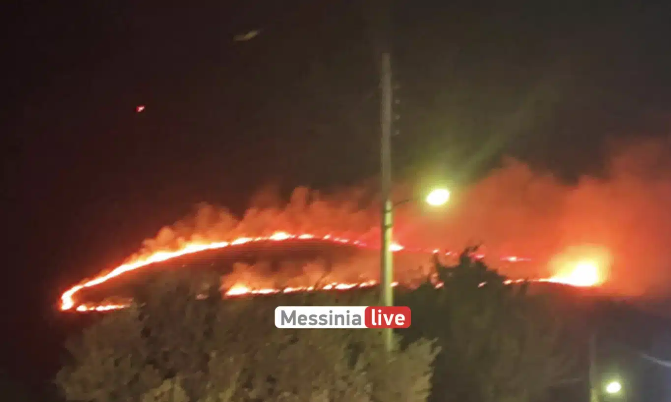 ΕΚΤΑΚΤΟ ΜΕΓΑΛΗ ΦΩΤΙΑ ΤΩΡΑ ΜΕΣΑ ΣΤΗ ΝΥΧΤΑ - ΣΥΝΑΓΕΡΜΟΣ ΣΤΗΝ ΠΥΡΟΣΒΕΣΤΙΚΗ