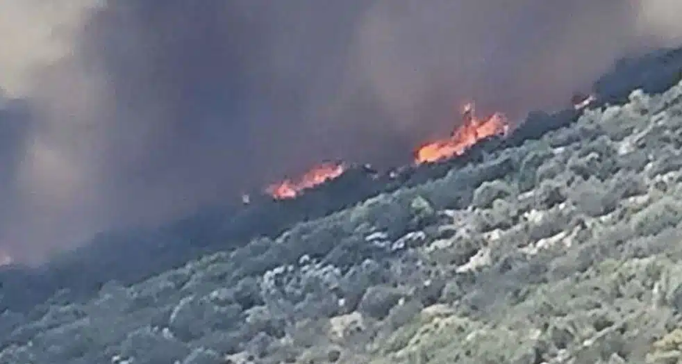 ΜΕΓΑΛΗ ΦΩΤΙΑ ΣΤΗΝ ΑΤΤΙΚΗ ΤΩΡΑ - ΣΥΝΑΓΕΡΜΟΣ ΣΤΗΝ ΠΥΡΟΣΒΕΣΤΙΚΗ