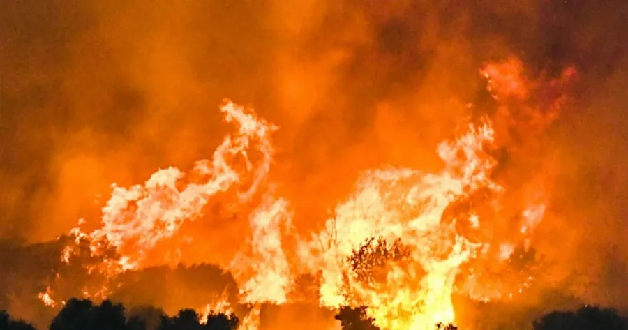 ΕΚΤΑΚΤΟ: ΜΕΓΑΛΗ ΦΩΤΙΑ ΤΩΡΑ ΜΕΣΑ ΣΤΗ ΝΥΧΤΑ